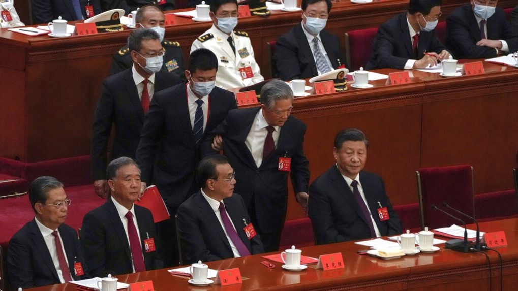 China's 20th Communist Party Congress: Ex-President Hu Jintao escorted out