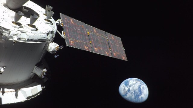NASA's Orion Spacecraft clicks stunning images of Moon and Earth as ...