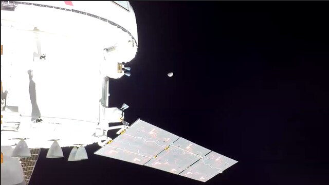 NASA's Orion Spacecraft clicks stunning images of Moon and Earth as ...