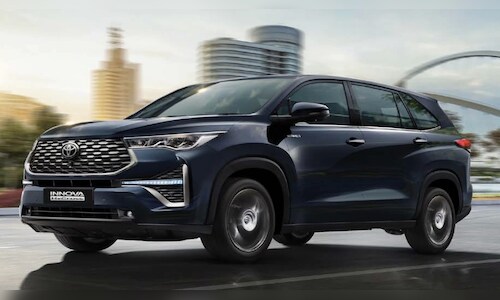 Toyota’s new MPV Innova Hycross launched at Rs 18.30-28.97 lakh - CNBC TV18