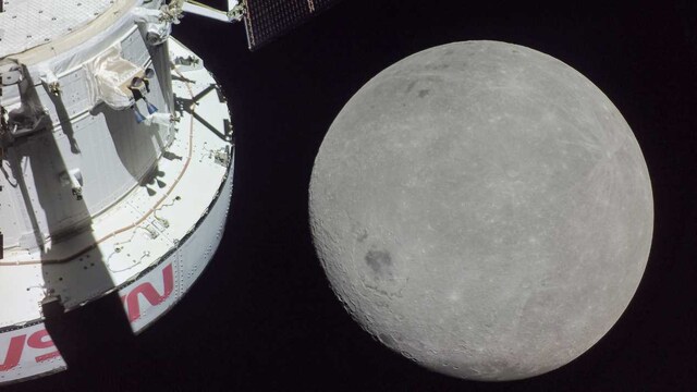 NASA's Orion Spacecraft clicks stunning images of Moon and Earth as ...