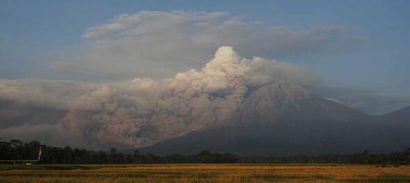 Watch: Indonesia's Mount Semeru Volcano erupts, spewing lava and ash 1 ...