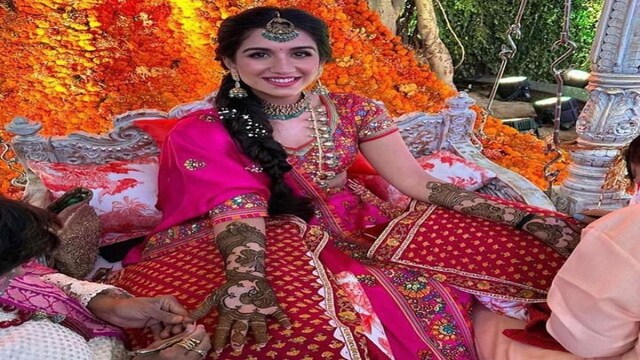 Radhika Merchant looks radiant in her pre engagement mehendi ceremony ...