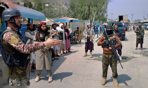 Pakistan reopens Torkham border with Afghanistan for vehicular traffic ...