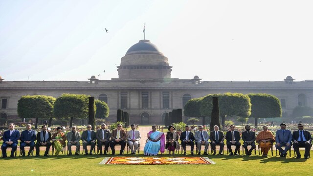 Five Supreme Court Judges sworn in by Chief Justice of India DY ...