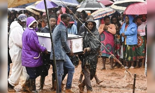 Cyclone Freddy toll passes 400 in Africa's Malawi and Mozambique - CNBC ...