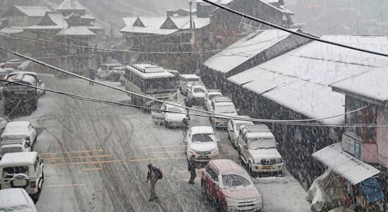 Fresh snowfall witnessed in Himachal, Uttarakhand — see pics - CNBC TV18