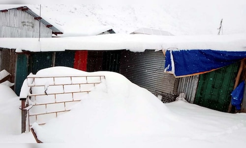 Fresh snowfall witnessed in Himachal, Uttarakhand — see pics - CNBC TV18