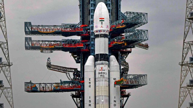 ISRO launches 36 satellites of OneWeb: See pics - CNBC TV18