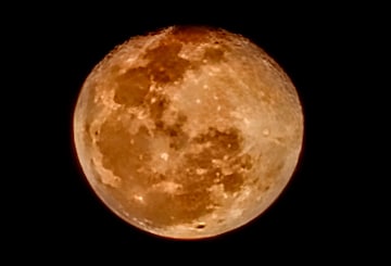 Samsung Galaxy S23 Ultra Review: Aiming for the Moon - CNBC TV18