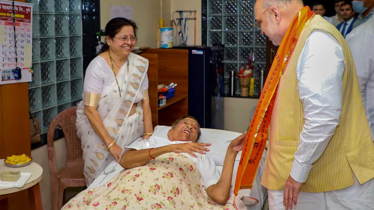 Pune MP Girish Bapat dies, BJP mourns loss