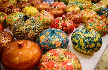 Crafts of Gujarat to kouna basket of Manipur, bring back a part of ...