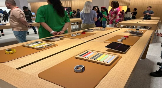 Apple Saket opens its doors to public – Here's a sneak peek - CNBC TV18