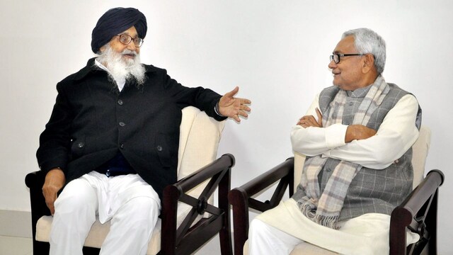 Former Punjab CM Parkash Singh Badal passes away at 95 - CNBC TV18