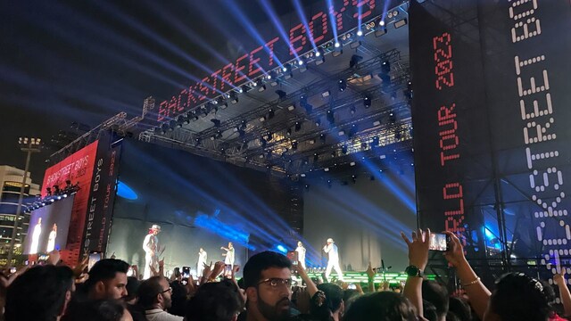 Backstreet Boys Concert: Fans throng Jio World Gardens as the iconic ...