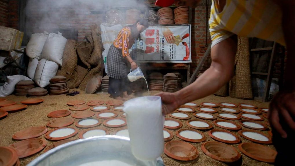 Lassi or Chaas: Which Indian yogurt drink is right for you?