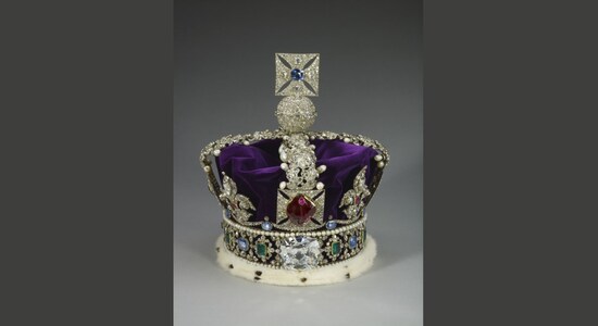 King Charles III and Queen Consort Camilla to wear these crowns at the ...