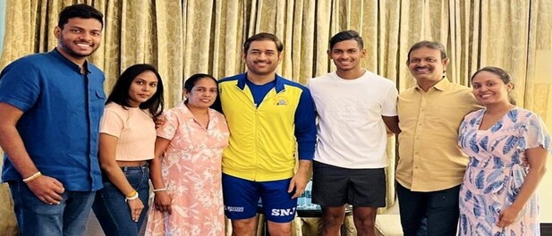 MS Dhoni meets Matheesha Pathirana's family; assures Matheesha will ...