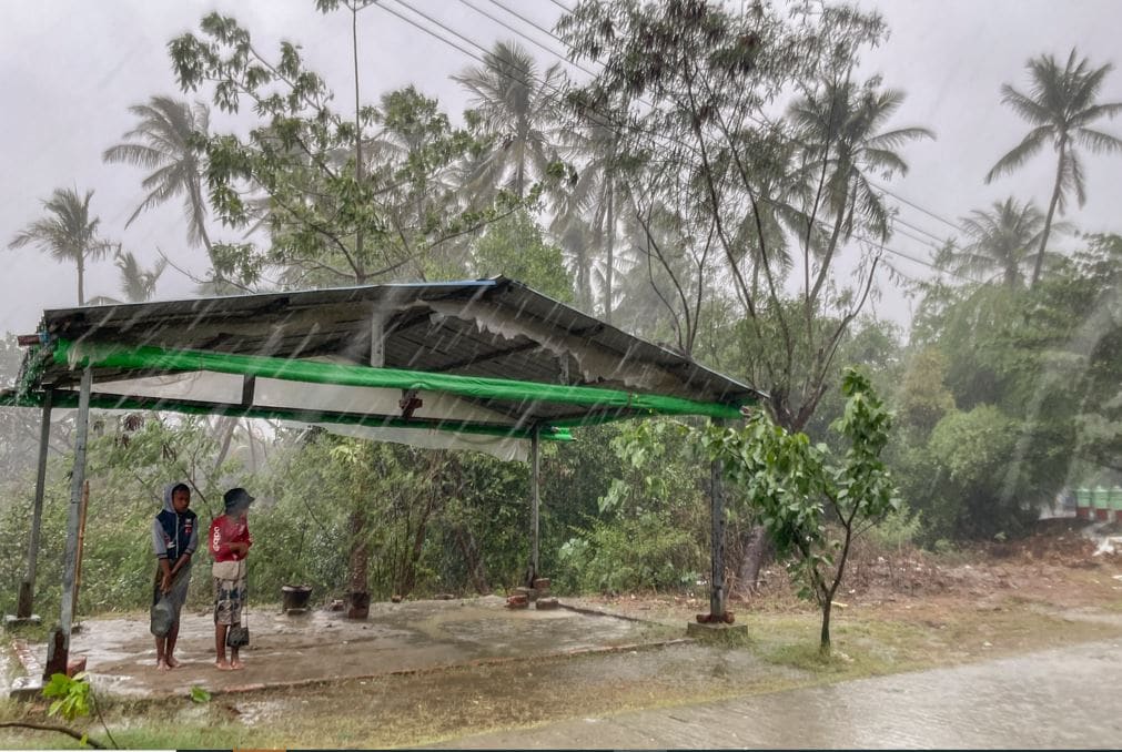 Cyclone Mocha weakens: 700 injured as floods lash Myanmar port city ...