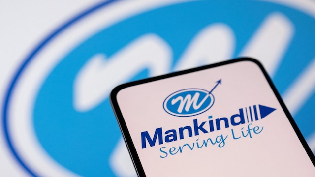 Income Tax department raid held at Mankind Pharma office - CNBC TV18