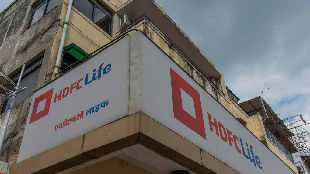HDFC now holds more than half of HDFC Life as it hikes stake by 1.5% in ...