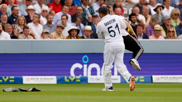 Watch: England wicketkeeper Jonny Bairstorw lifts a protesting pitch ...