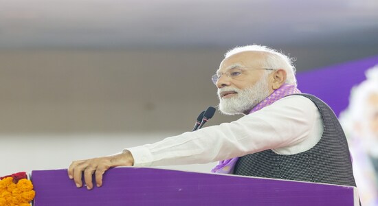 PM Modi interacts with students’ en route to DU centenary celebrations ...
