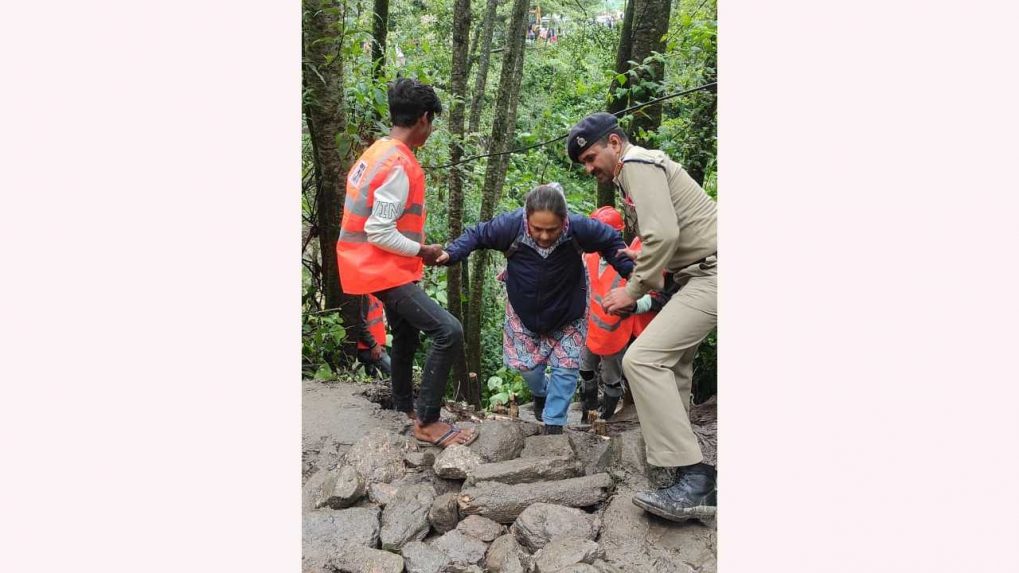 Hundreds of tourists remain stranded in North Sikkim due to flash ...