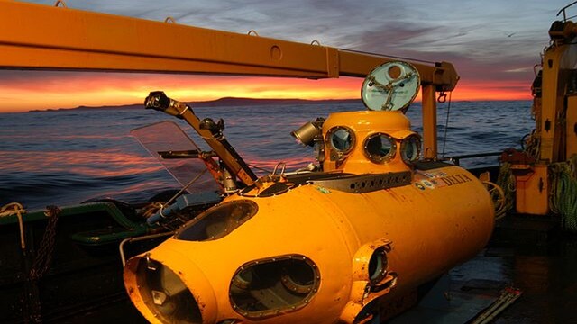 Titanic submersible vs submarine – here’s what sets them apart - CNBC TV18