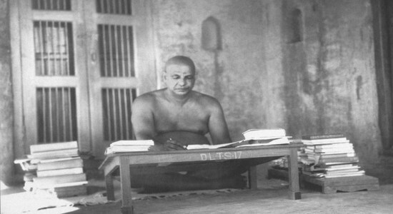Modern day gurus who popularised Yoga in the west - CNBC TV18