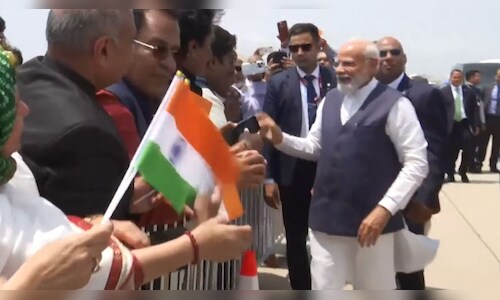 Modi US visit | Indian community embraces PM with 'Modi-Modi' chants ...