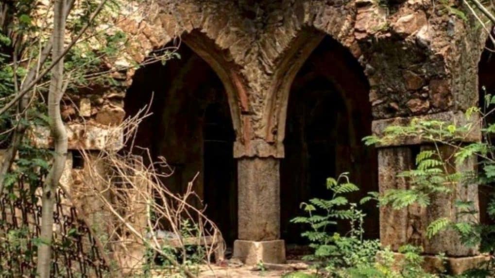 The haunting Malcha Mahal: Explore Delhi's enigmatic ruins