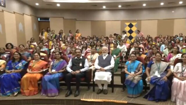 Prime Minister Modi congratulates women scientists at ISRO on ...