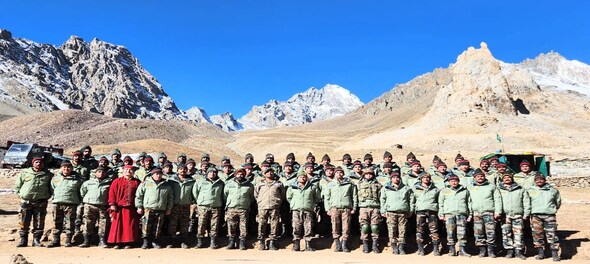 Northern Army commander visits forward areas in Ladakh, reviews ...