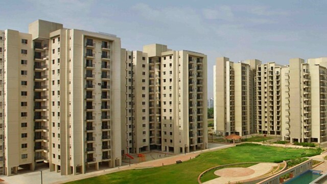 Noida’s legacy stalled projects: 13,000 flat registries to begin on ...
