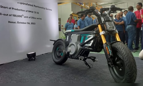 TVS-BMW platform unveils its first EV, 2-wheeler CE-02 — India launch ...