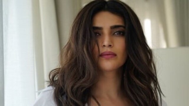 TV host Samir Kochhar and Karishma Tanna’s husband Varun Bangera duped ...