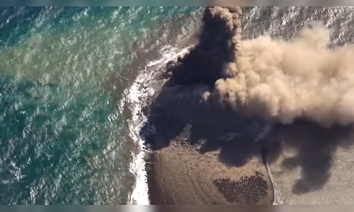 Underwater volcanic eruption creates new island off the Japan coast ...