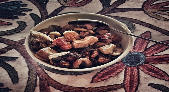 Diwali 2023: Bhakarwadi, Mawa Kachori and more, 9 must-try traditional ...