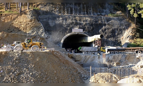 Uttarkashi tunnel collapse: 6-inches pipeline inserted through rubble ...