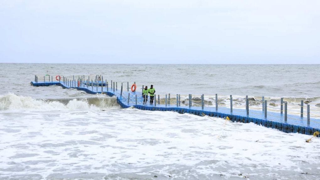 Floating sea bridge opened to public in Thiruvananthapuram to attract ...