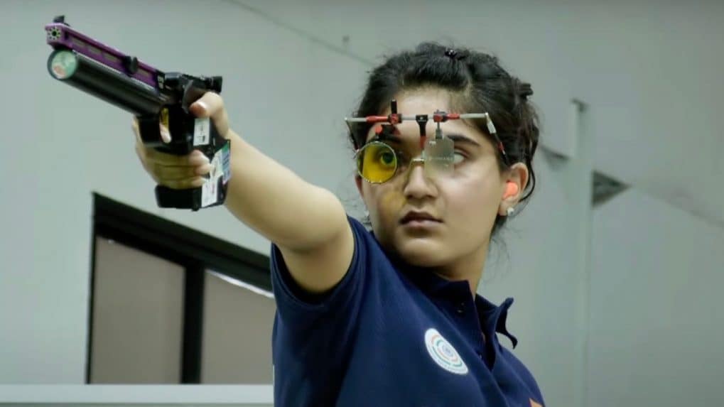 Esha Singh clinches gold at the Asian Qualifiers, becomes 15th Indian ...