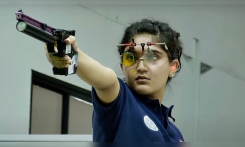 Esha Singh clinches gold at the Asian Qualifiers, becomes 15th Indian ...