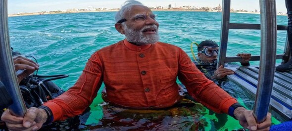 After Lakshadweep, PM Modi goes scuba diving to offer prayers at ...
