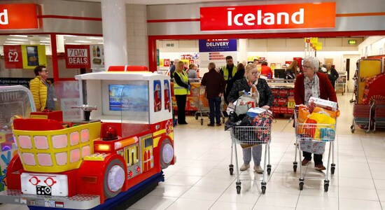 Employees in these 11 countries retire after at least 65.3 years of age ...