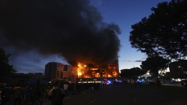Valencia fire: 4 killed, 14 injured as blaze engulfs residential ...