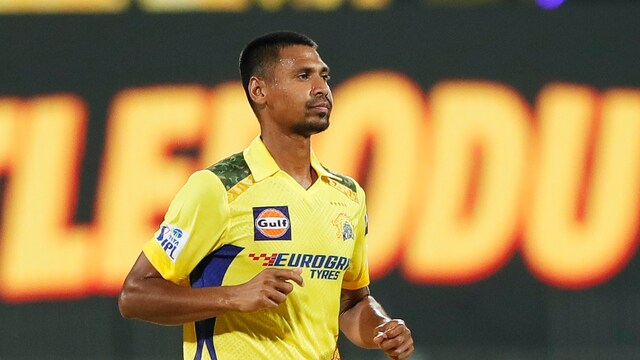 Watch: Mustafizur Rahman takes the fizz out of RCB innings by striking ...