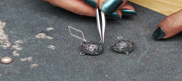 Cuttack’s silver filigree from Odisha receives GI tag - CNBC TV18