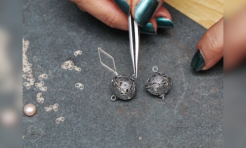 Cuttack’s silver filigree from Odisha receives GI tag - CNBC TV18